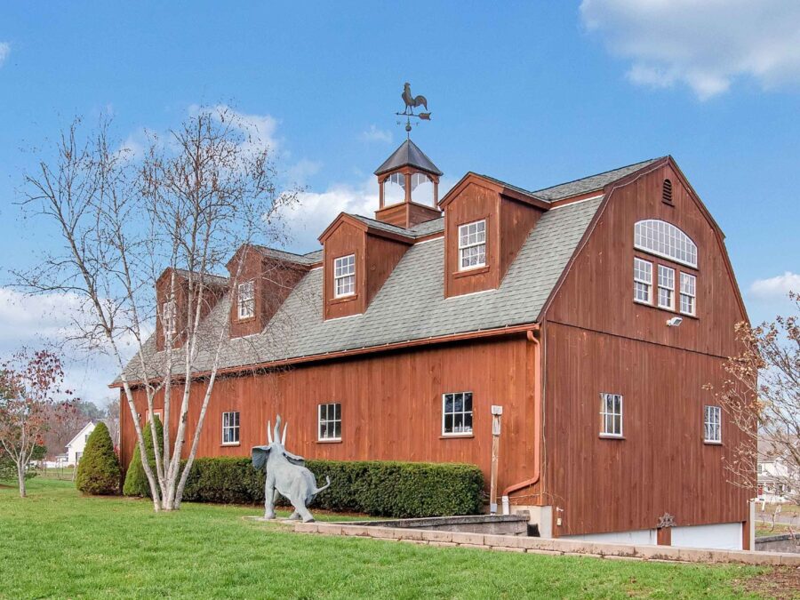 One Story Barns 24′ Even Pitch and 26′ Gambrel Tour - Country Carpenters